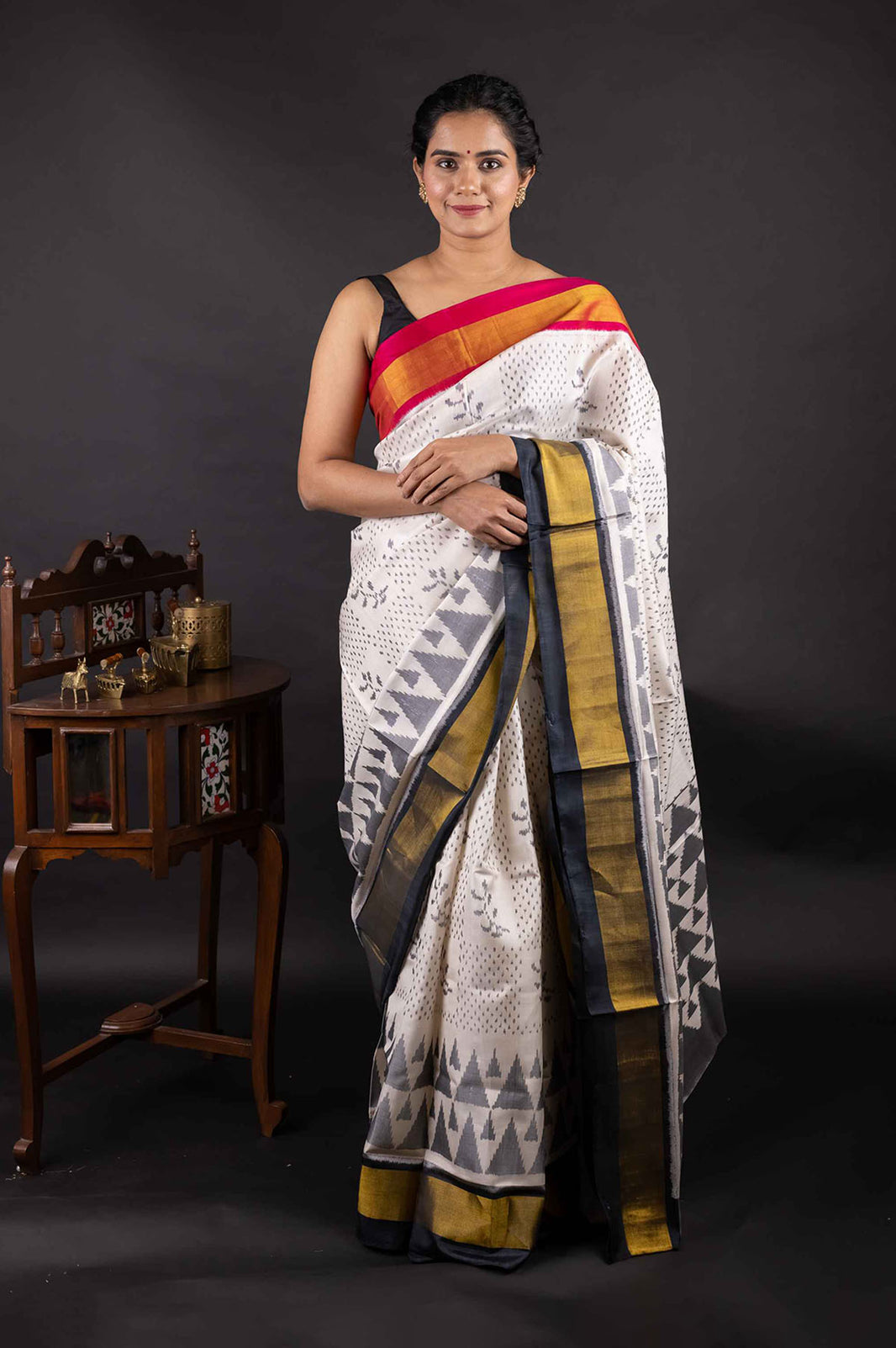 Patan Patola – Tagged "White"